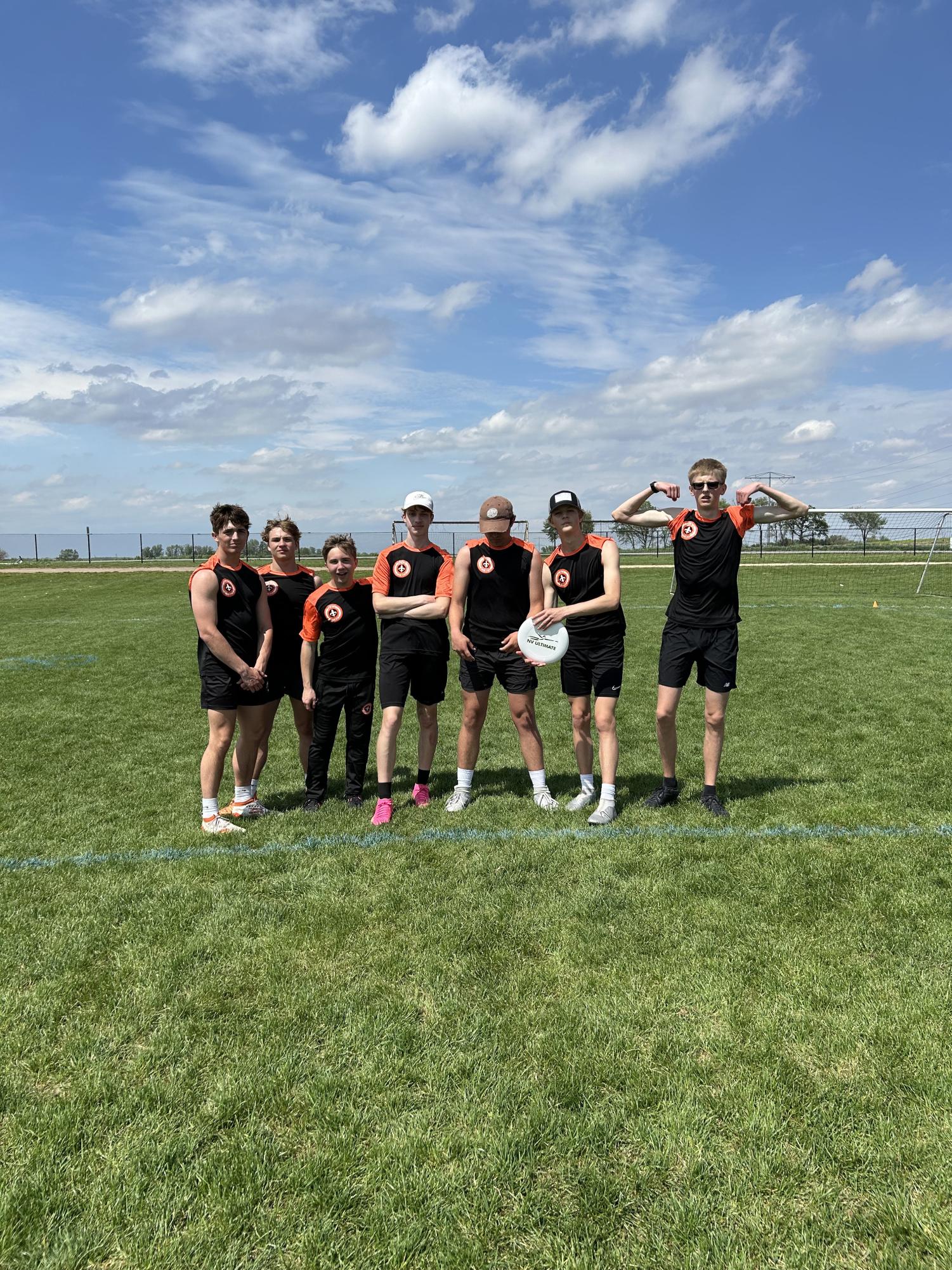 Ultimate Frisbee Team Soars at Neuqua Knockout Tournament – The X-ray